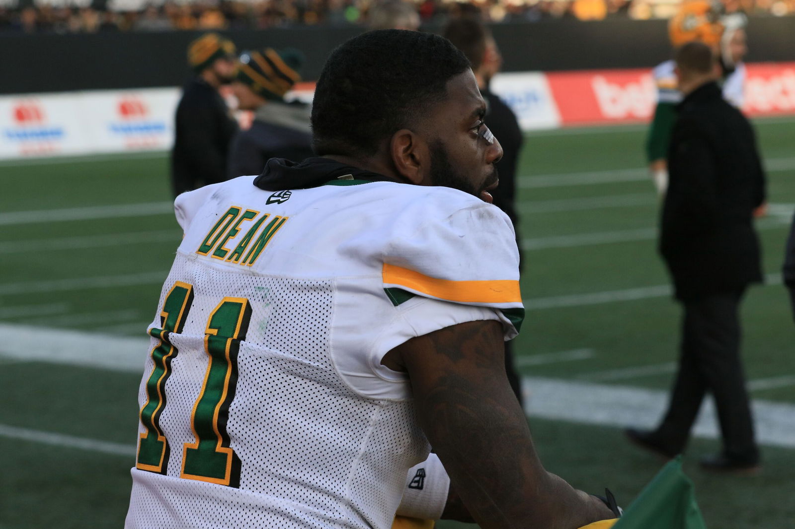 Stalwart linebacker Larry Dean made the 'best business decision ...