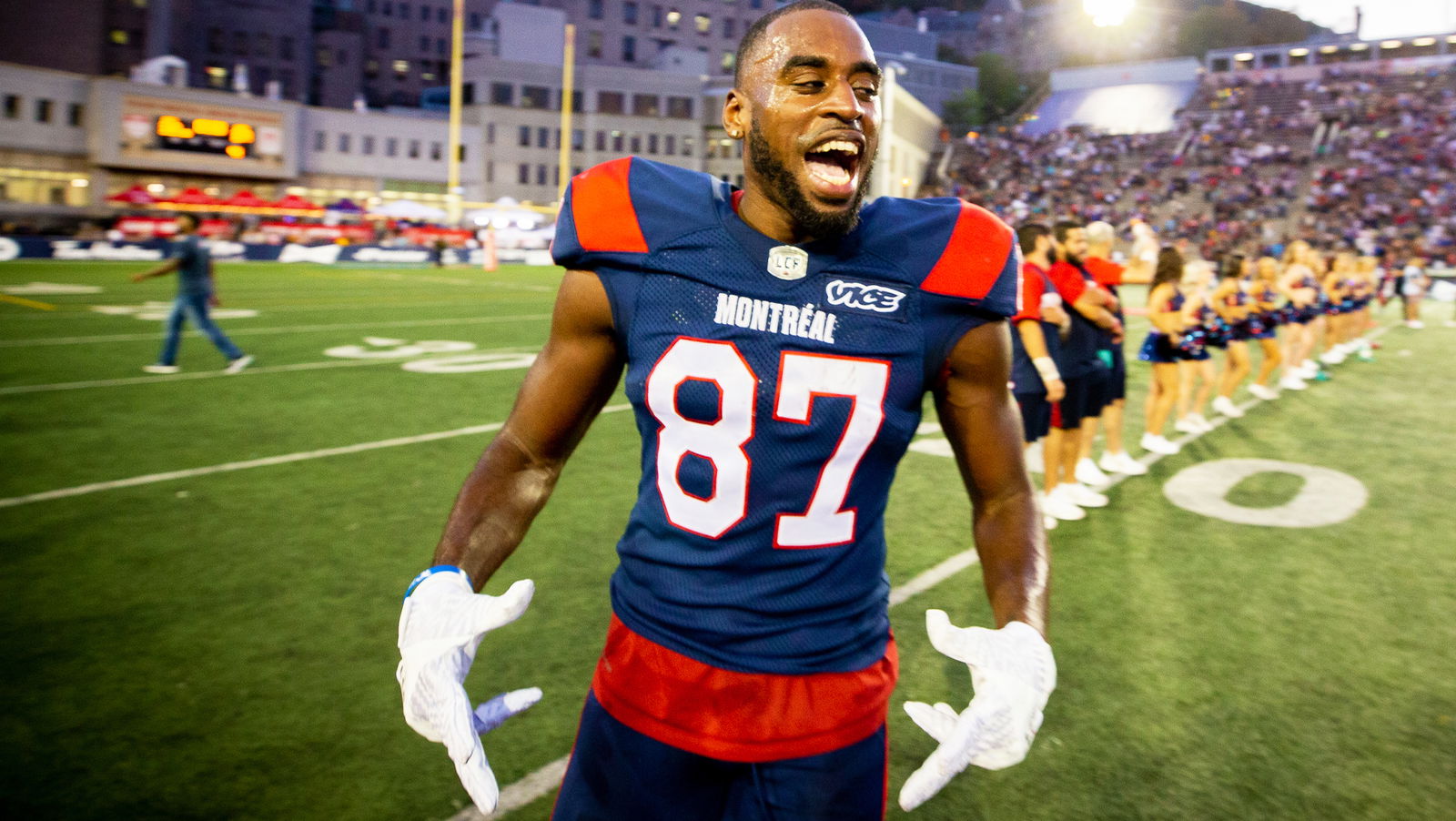 GENO: CFL all-star receiver Eugene Lewis signs contract extension with ...