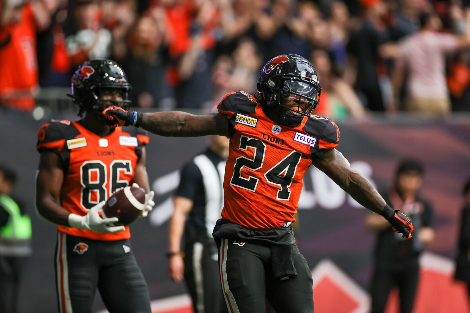 B.C. Lions' RB James Butler goes viral after breaking sledgehammer for ...