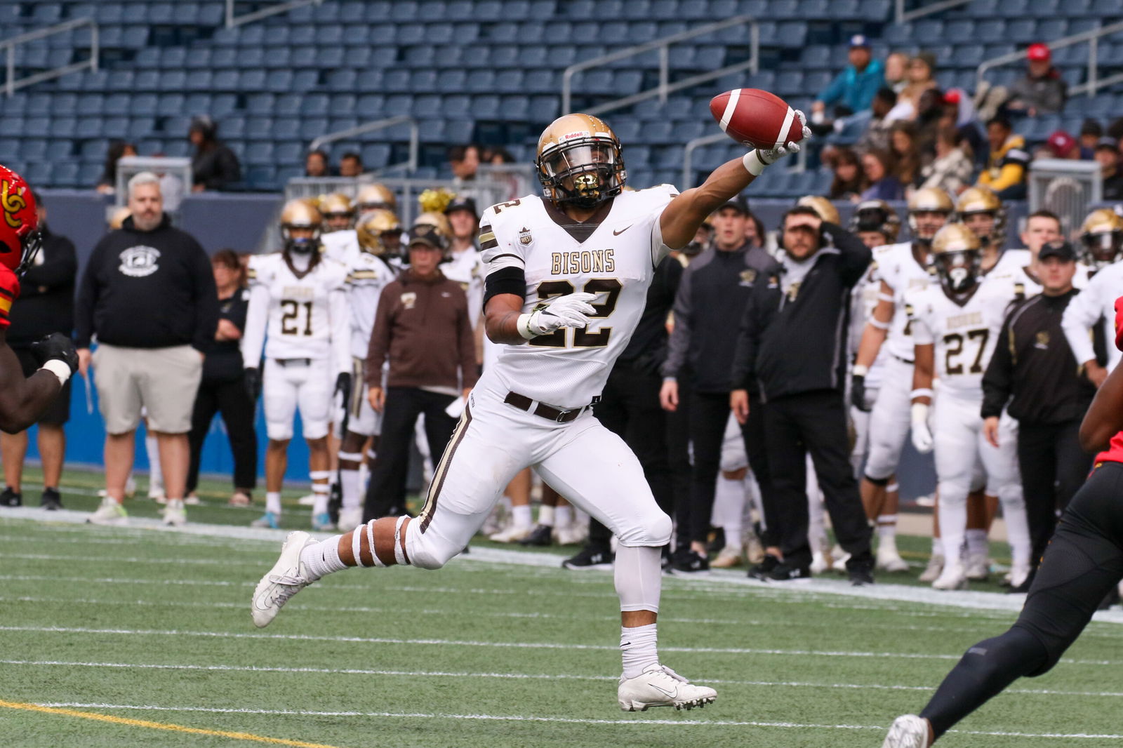 Manitoba Bisons climb back into U Sports top ten football rankings ...