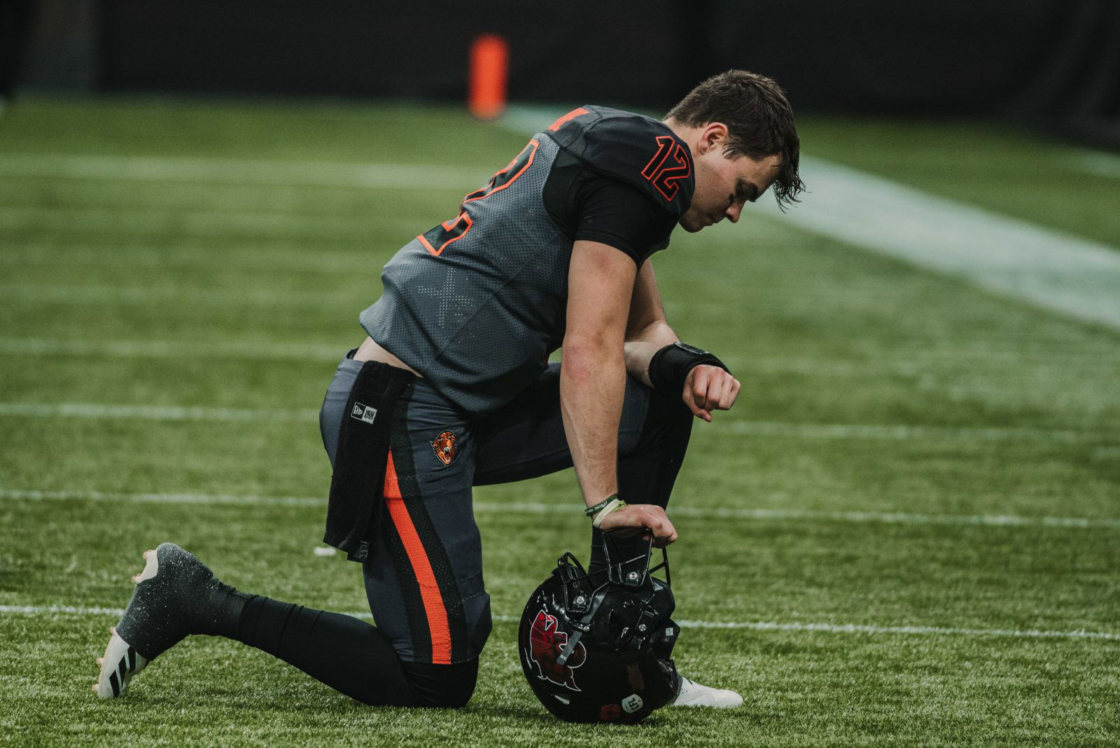 CFL fans mourn empty nest as they say bittersweet NFL goodbye to ...