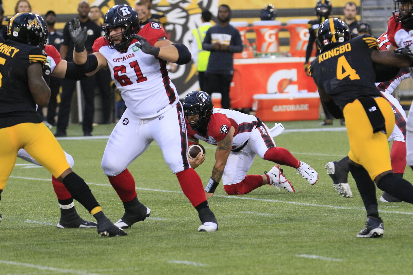 Redblacks' QB Jeremiah Masoli carried off the field with lower-body ...