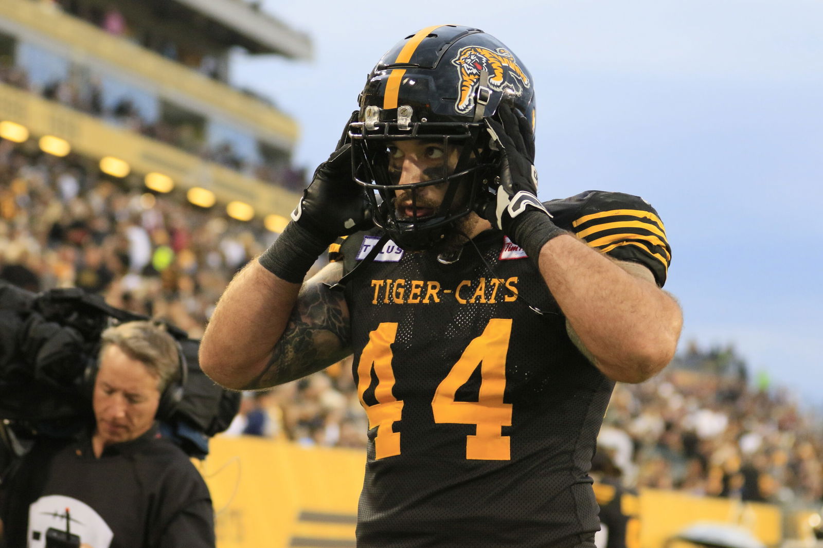 Hamilton Tiger-Cats extend DL Casey Sayles through 2026 - 3DownNation