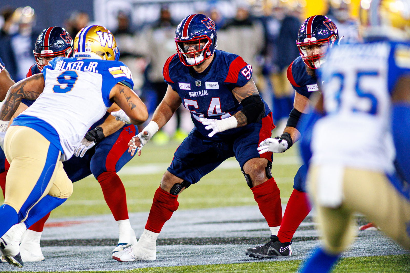 Centre of attention: Montreal Alouettes extend Canadian OL Justin ...