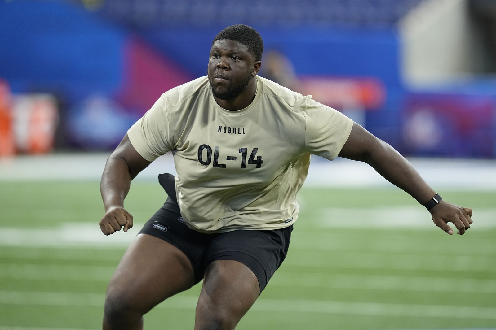 Canadian Anim Dankwah the largest offensive lineman at 2024 NFL Combine ...