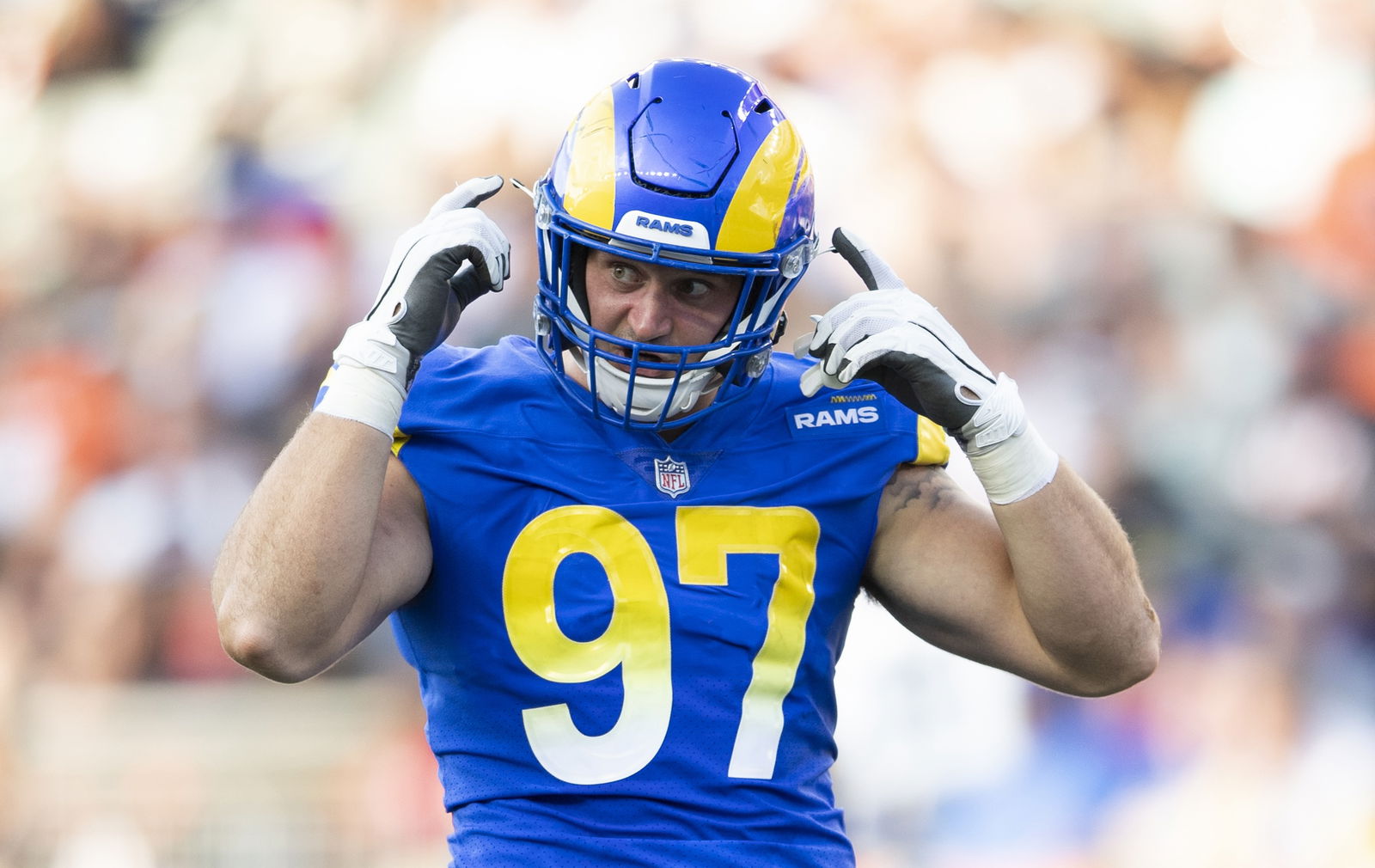 Canadian LB Michael Hoecht to sign $24 million contract with Buffalo ...