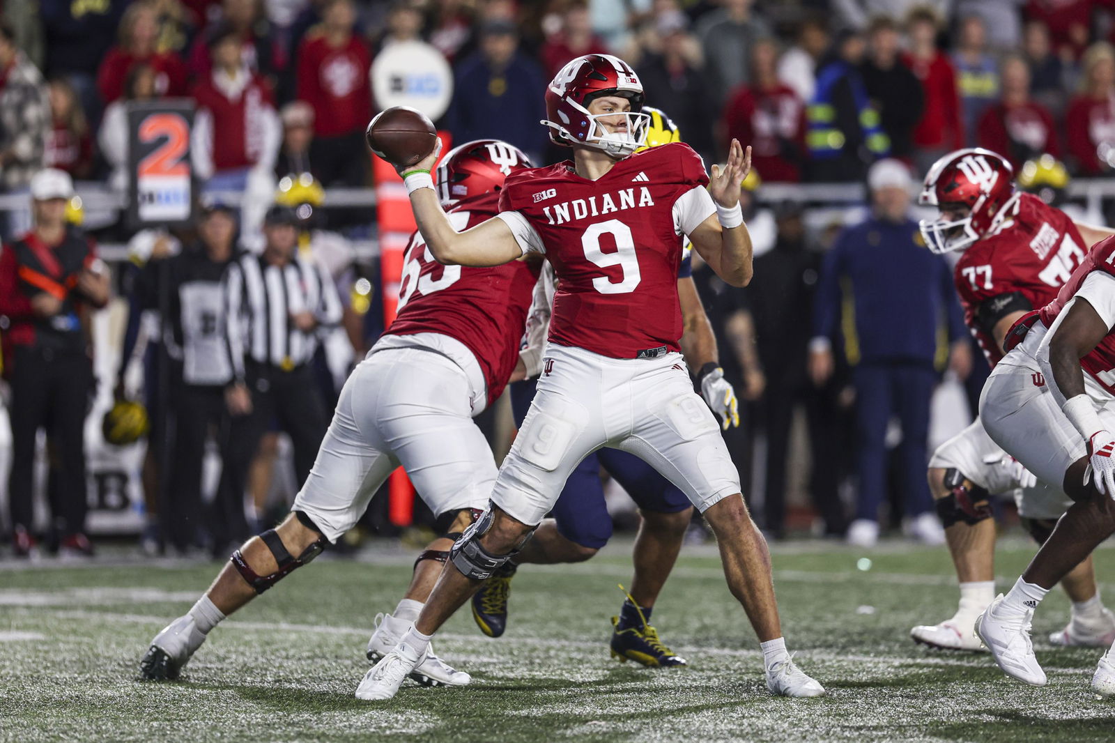 San Francisco 49ers' John Lynch, Kyle Shanahan 'love' Canadian QB ...