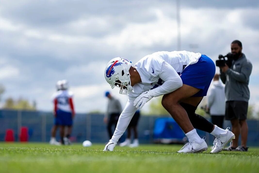 Canadian DL Hayden Harris works out for Chicago Bears: sources ...