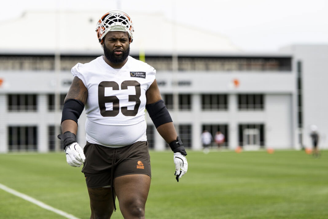 Cleveland Browns sign former Toronto Argonauts DL Ralph Holley to ...