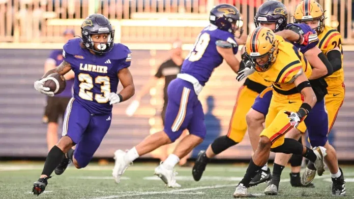 Around U Sports: Laurier Golden Hawks knock off Queen's in battle of ...