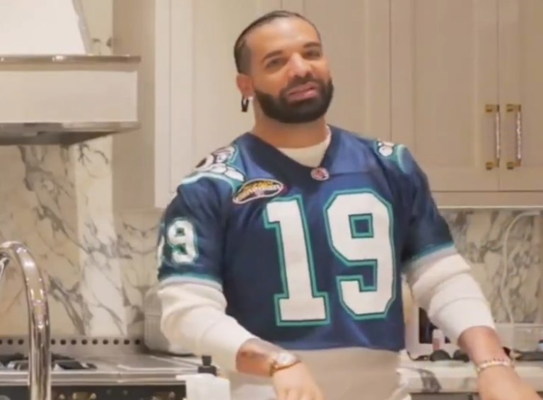 Canadian rap icon Drake caught on video rocking vintage Toronto ...