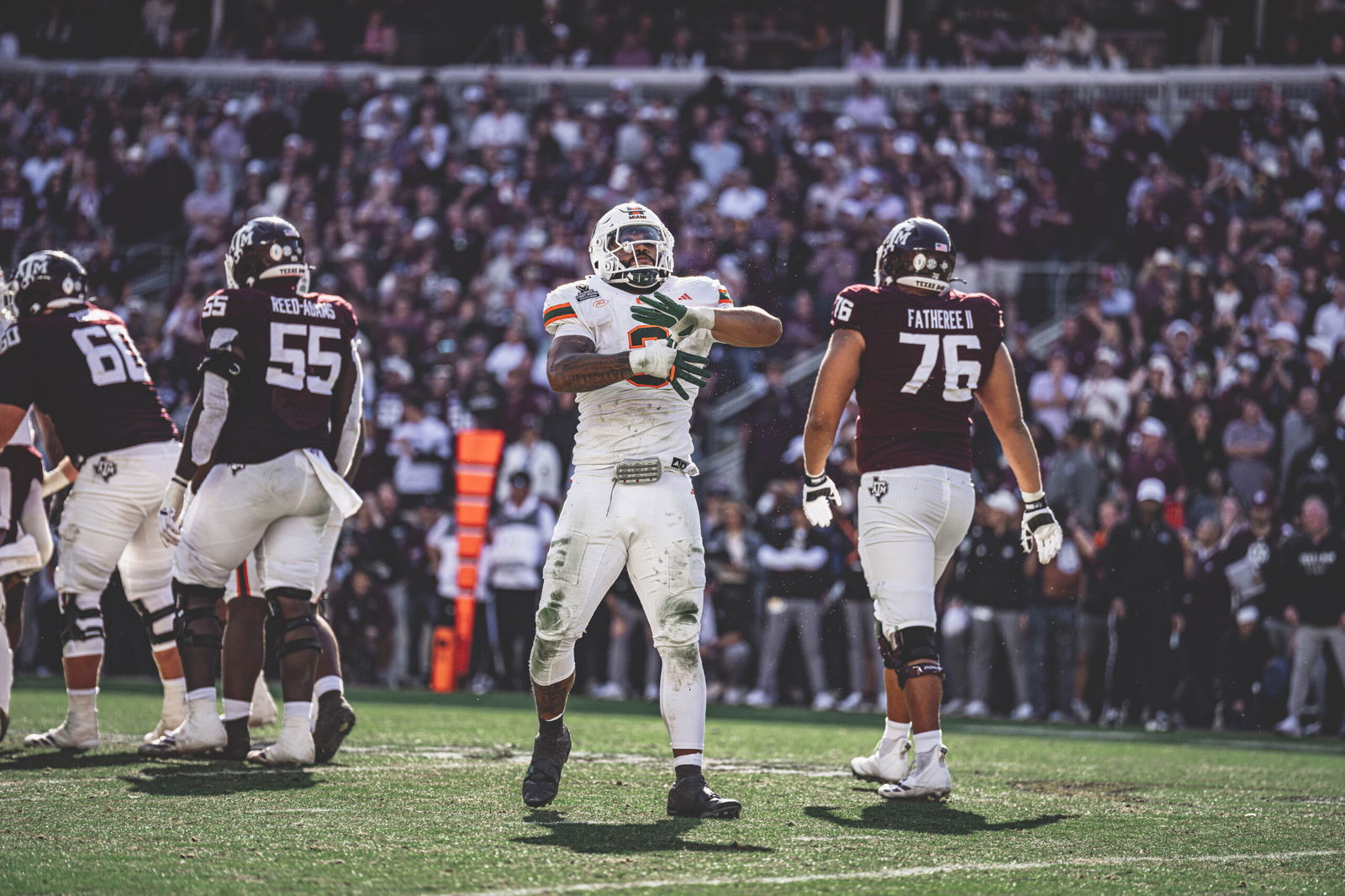 Canadian DE Akheem Mesidor flashes in dominant College Football Playoff ...