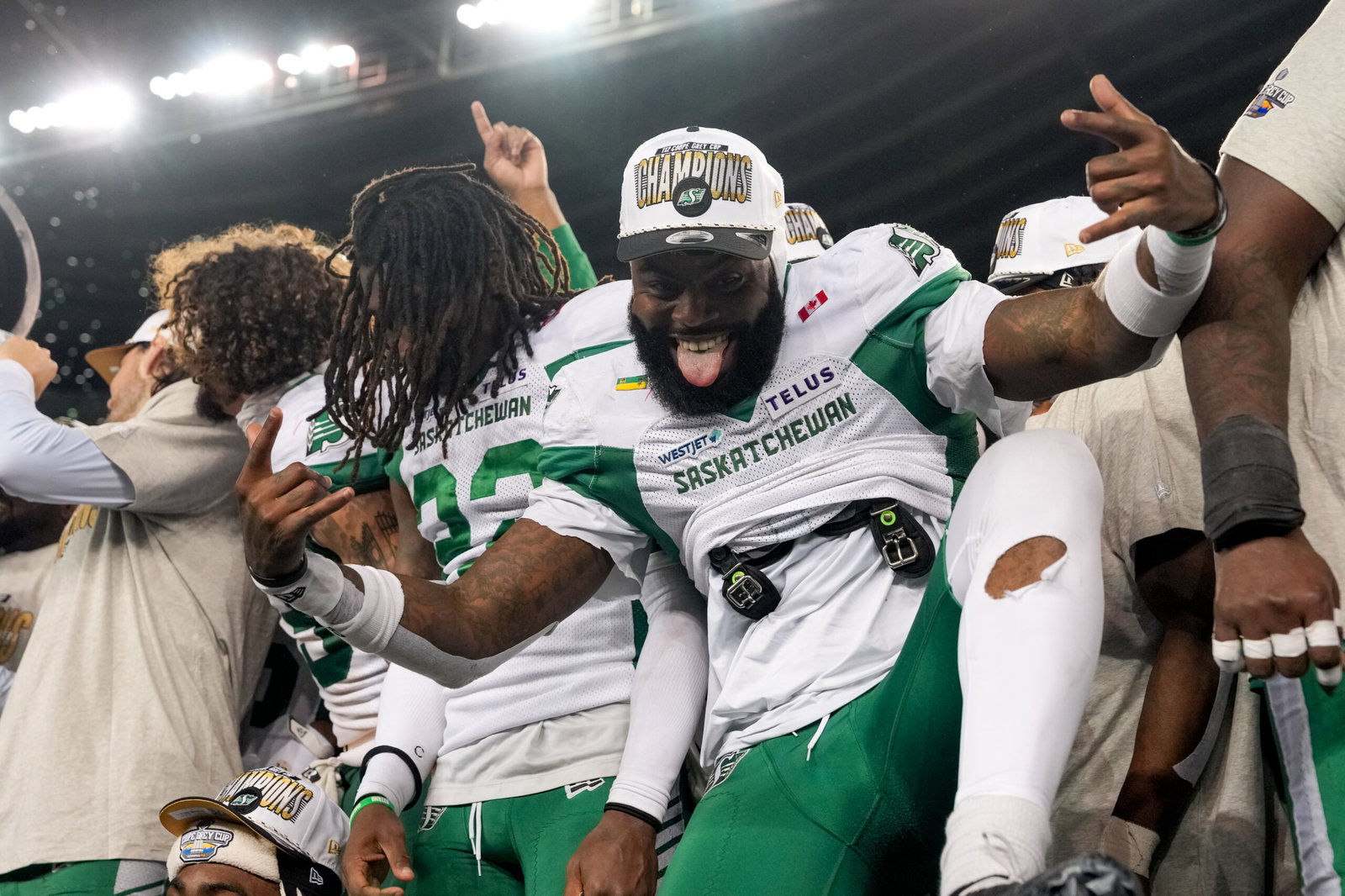 Official: Ottawa Redblacks sign former Saskatchewan Roughriders strong ...